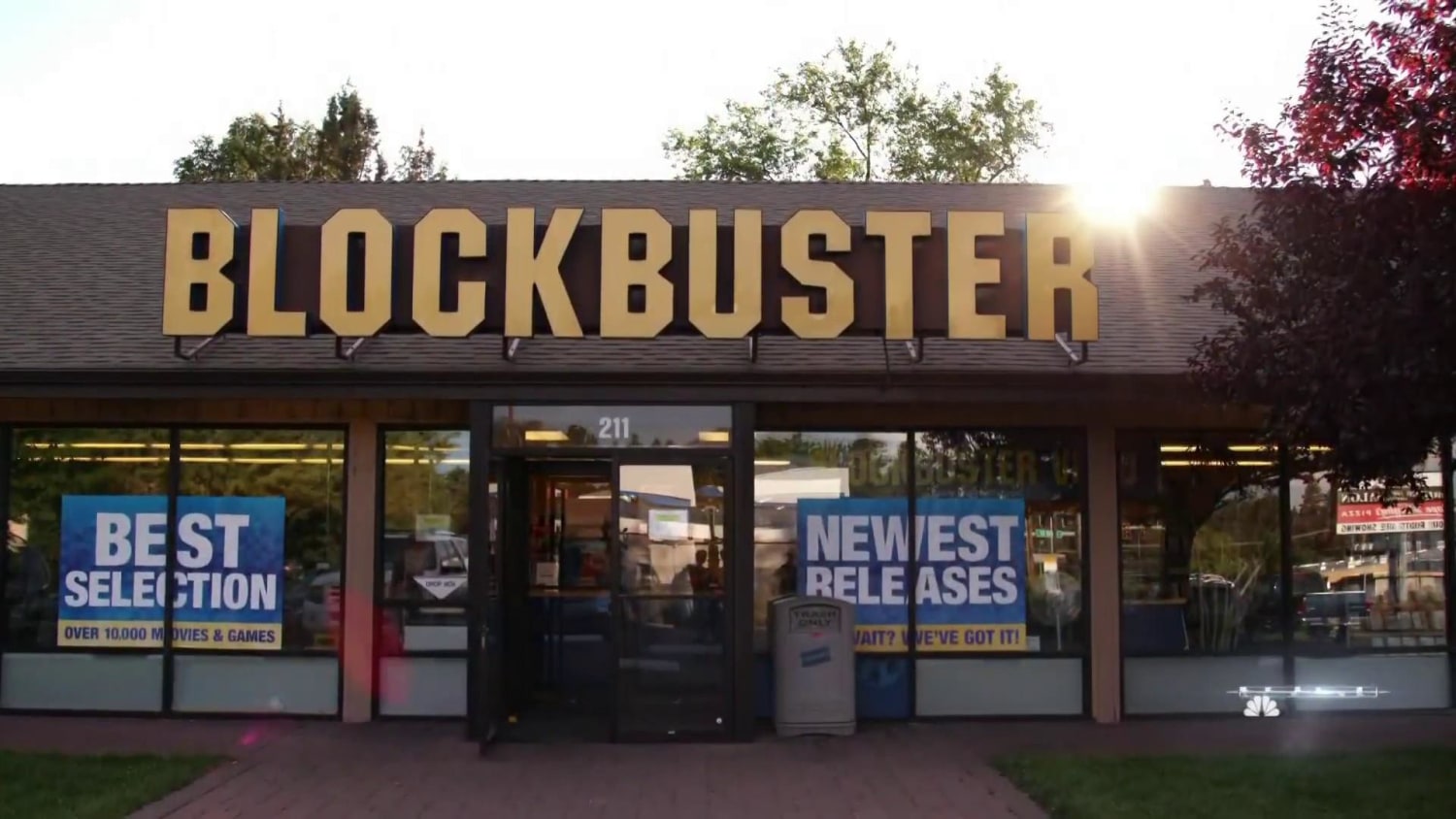 A Brief Illustrated History Of Blockbuster Which Is The Last