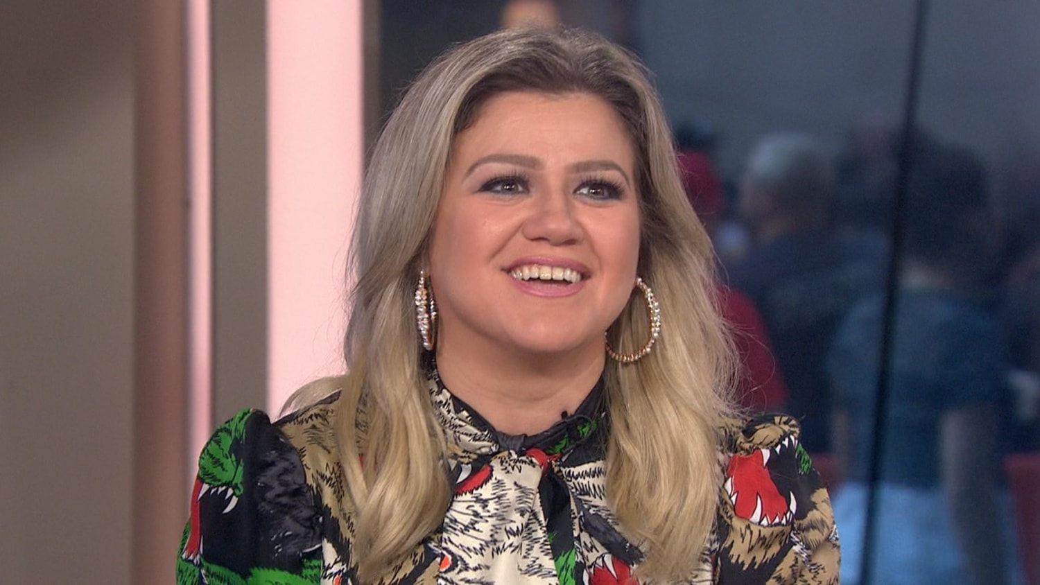 Kelly Clarkson Mager
