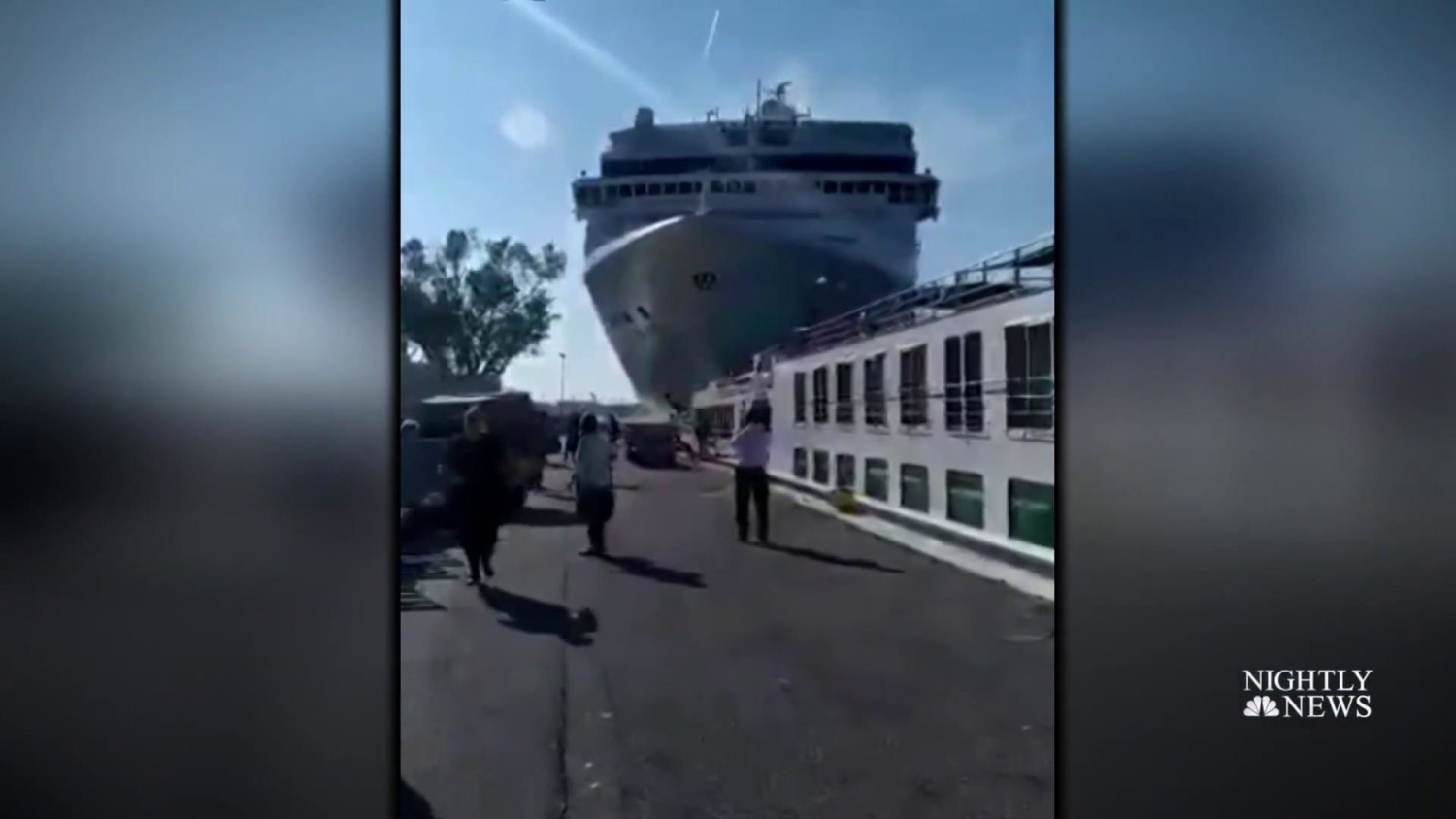 huge ship crashes