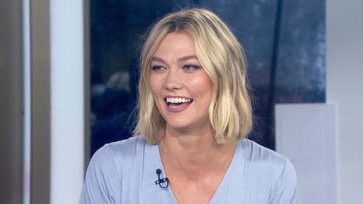 Karlie Kloss Riese Karlie Kloss | Looking Forward To Fall 💙