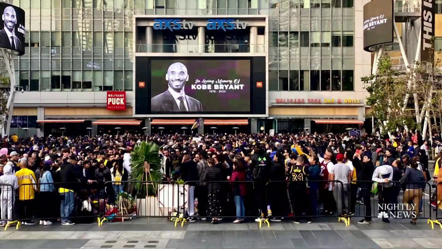 Kobe Bryant Death LeBron James In Tears Exiting Team Plane After News
