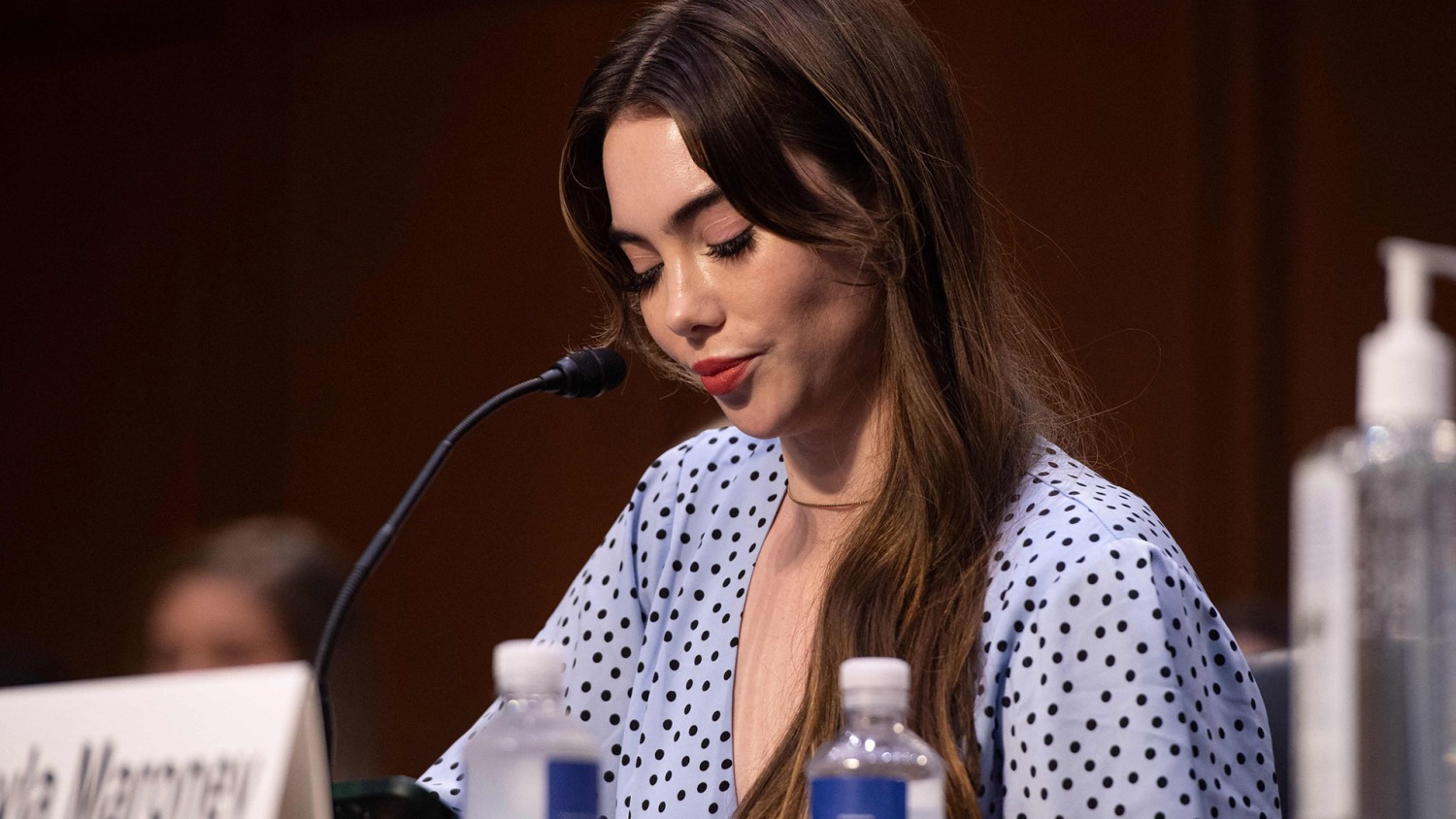 Mckayla Maroney Ikke Imponert Ansikt McKayla Maroney Returns To Social