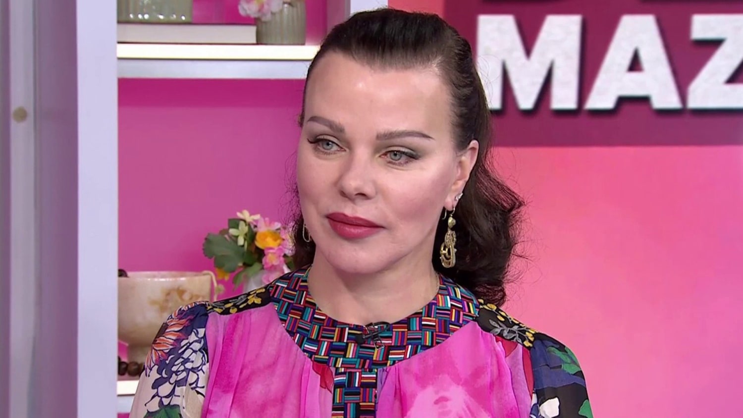 Debi Mazar, La Virgen