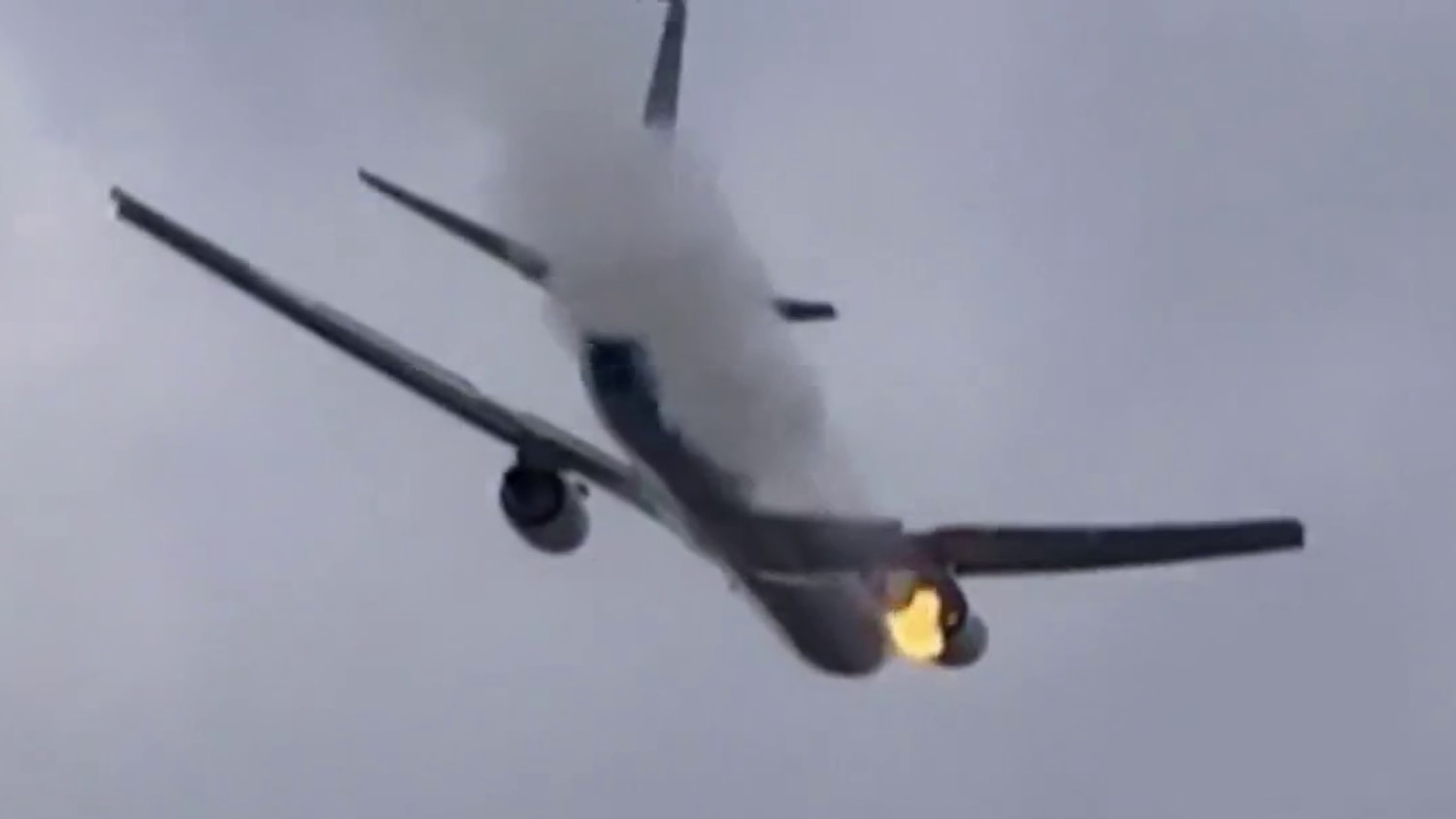 fedex cargo plane engine fire