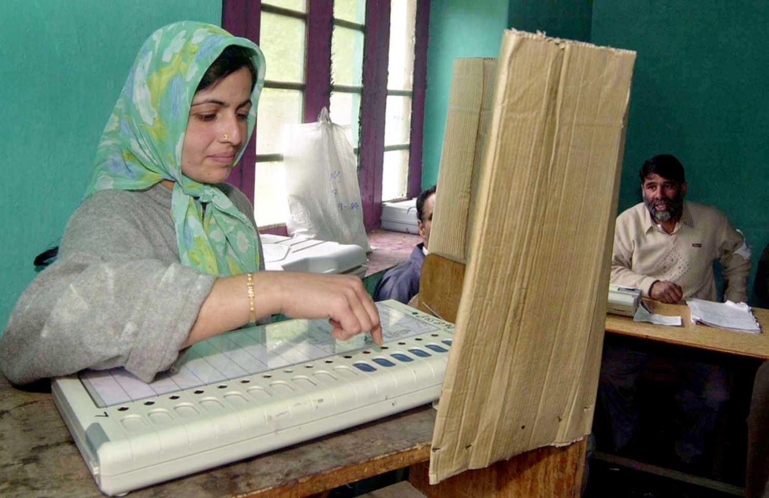 indian voting booth camera record