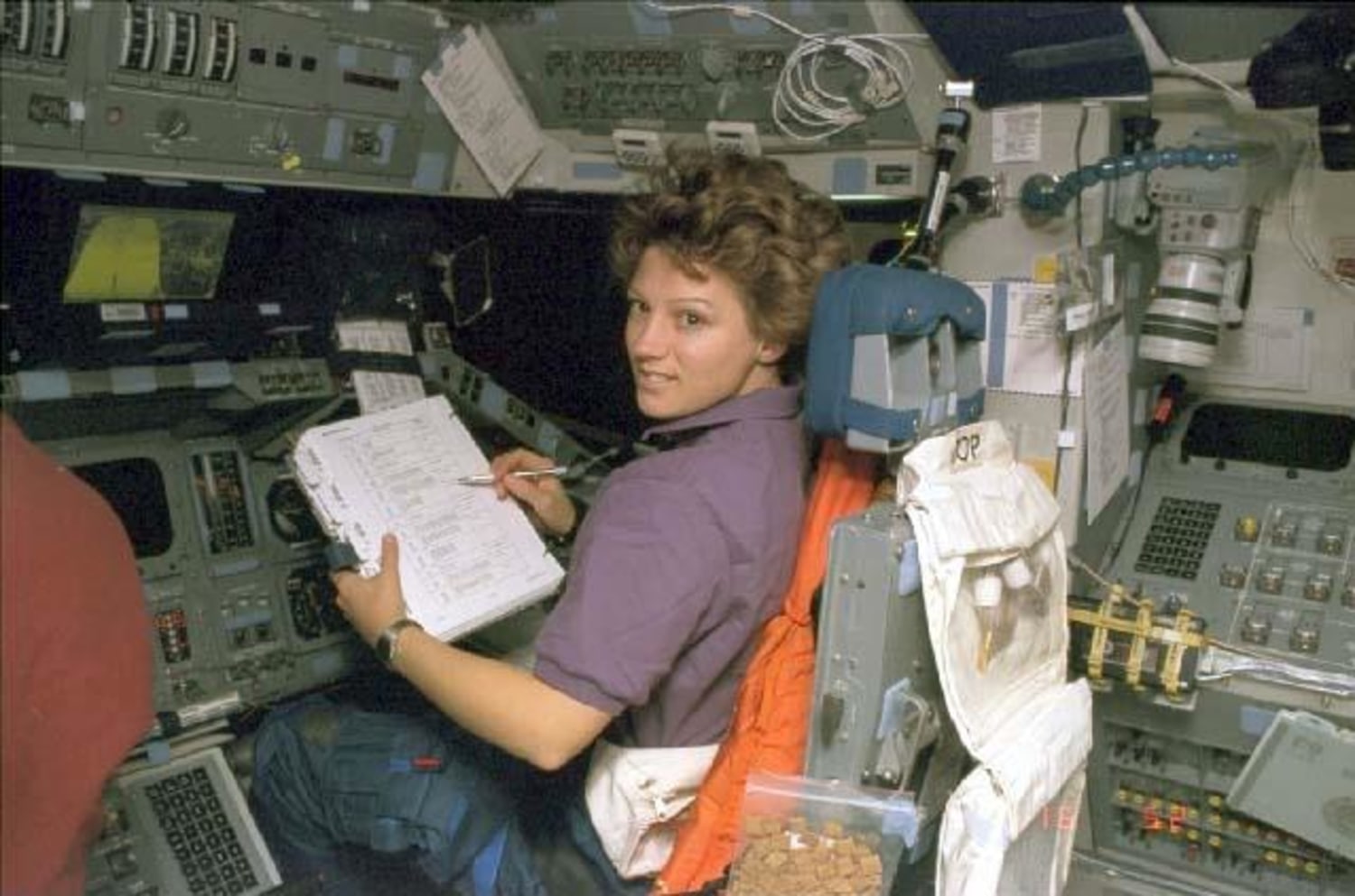 Eileen Collins Space Shuttle Home Eileen Collins: The First Woman
