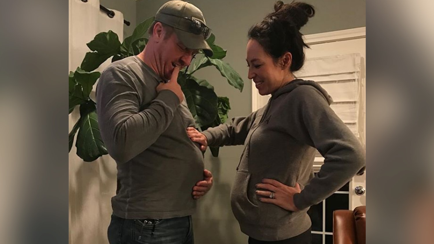 Pregnant And Joanna Gaines Chip Fixer Upper Star Joanna Gaines Reveals
