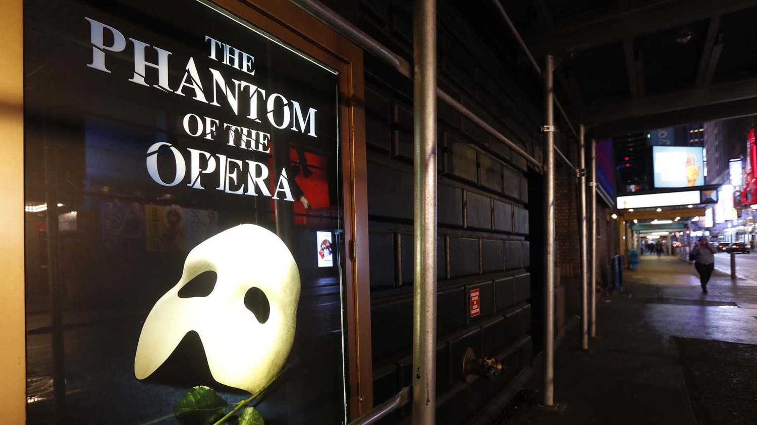 Fantasma Da Opera Desmascarado Masquerade – First Night Magazine