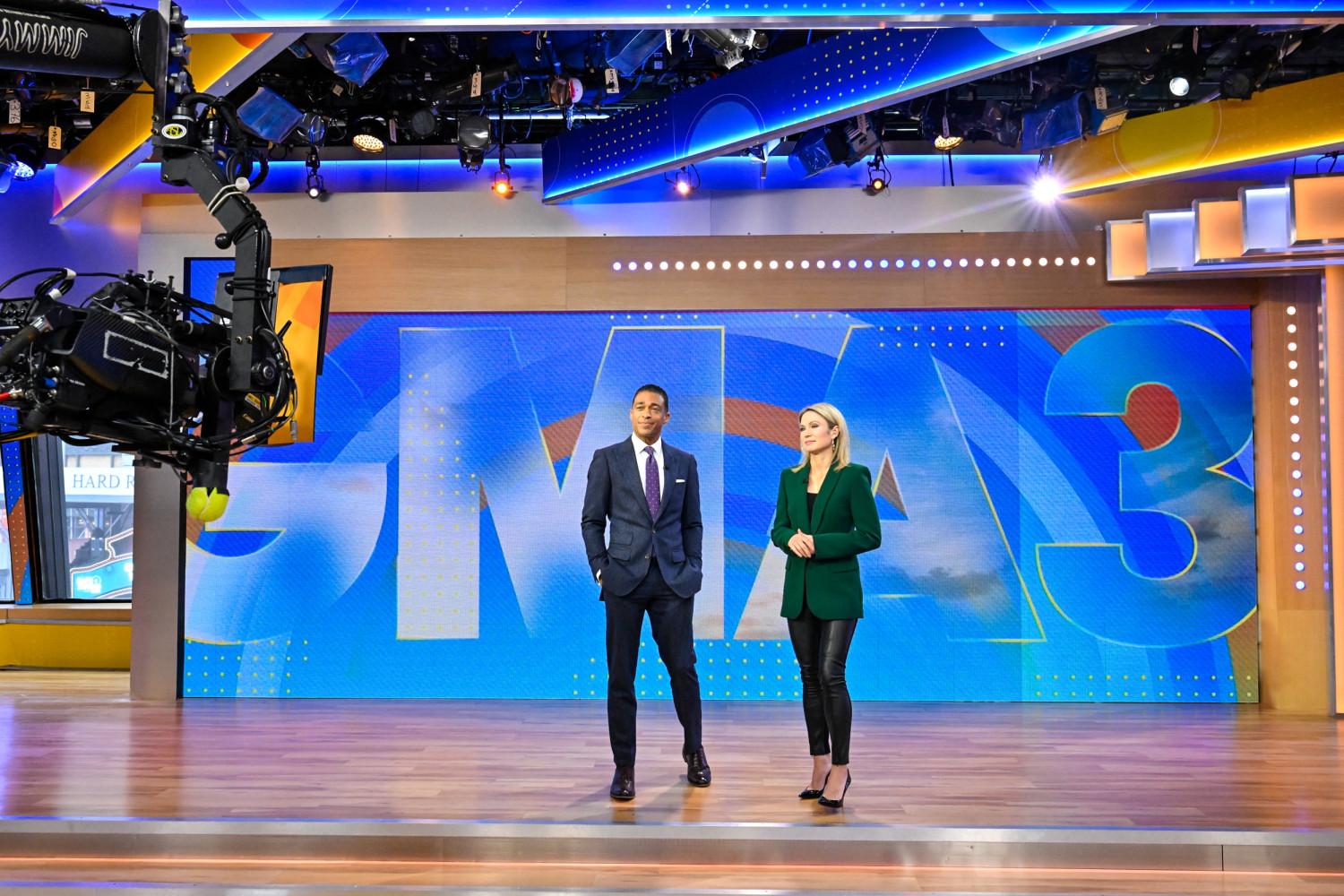 Amy Robach Gma GMA 3' Co Anchors To Remain Off Air Amid Reports Of