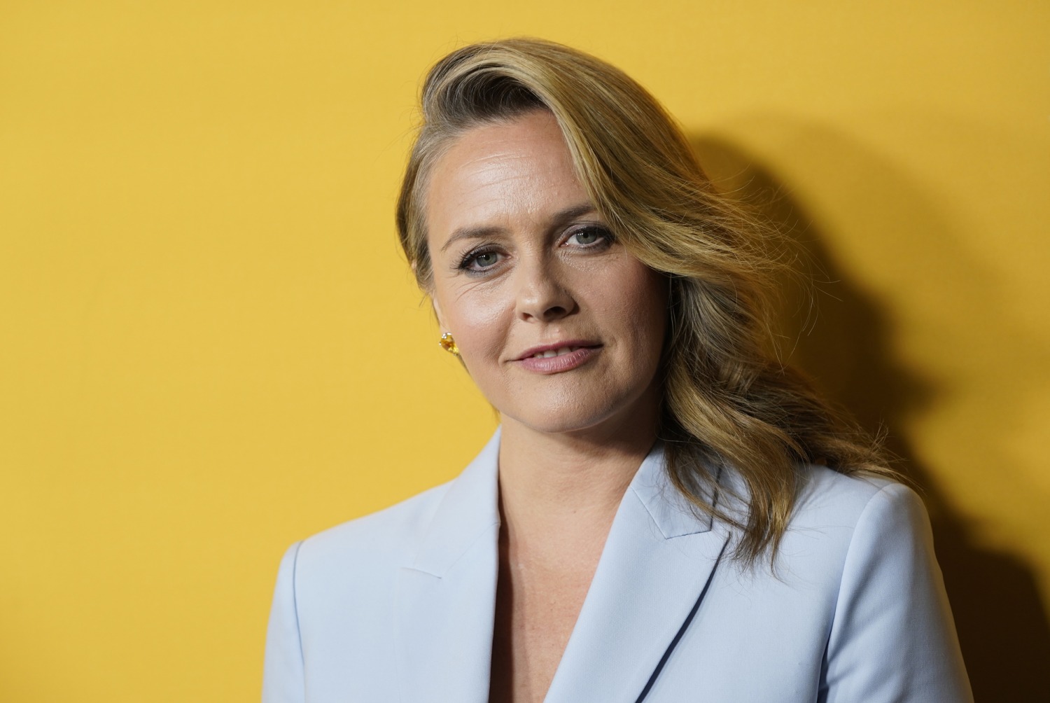 You Wont Believe What Clueless Star Alicia Silverstone Looks Like Now