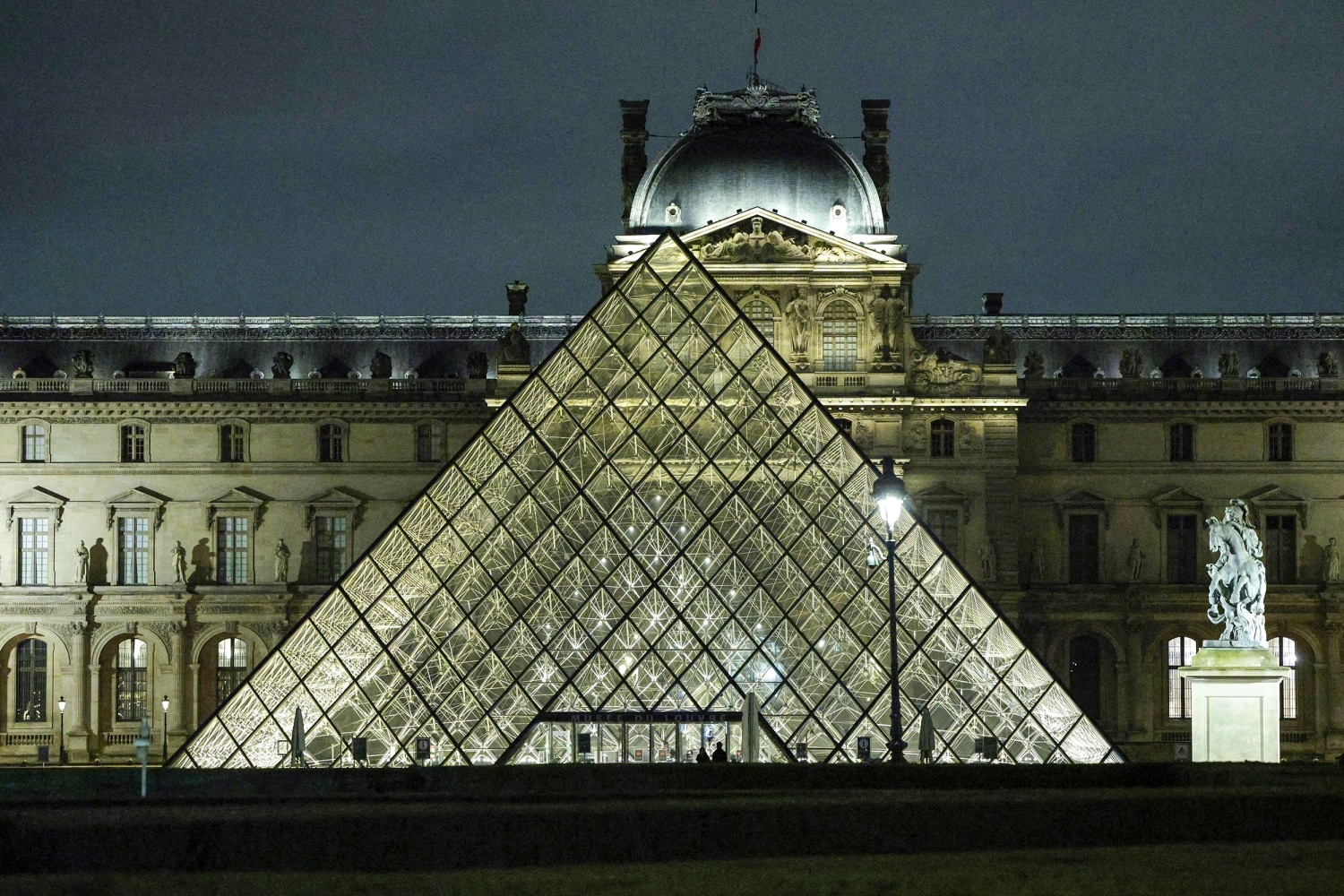 Louvre Pyramid Colouring Page Google Search France For Kids France