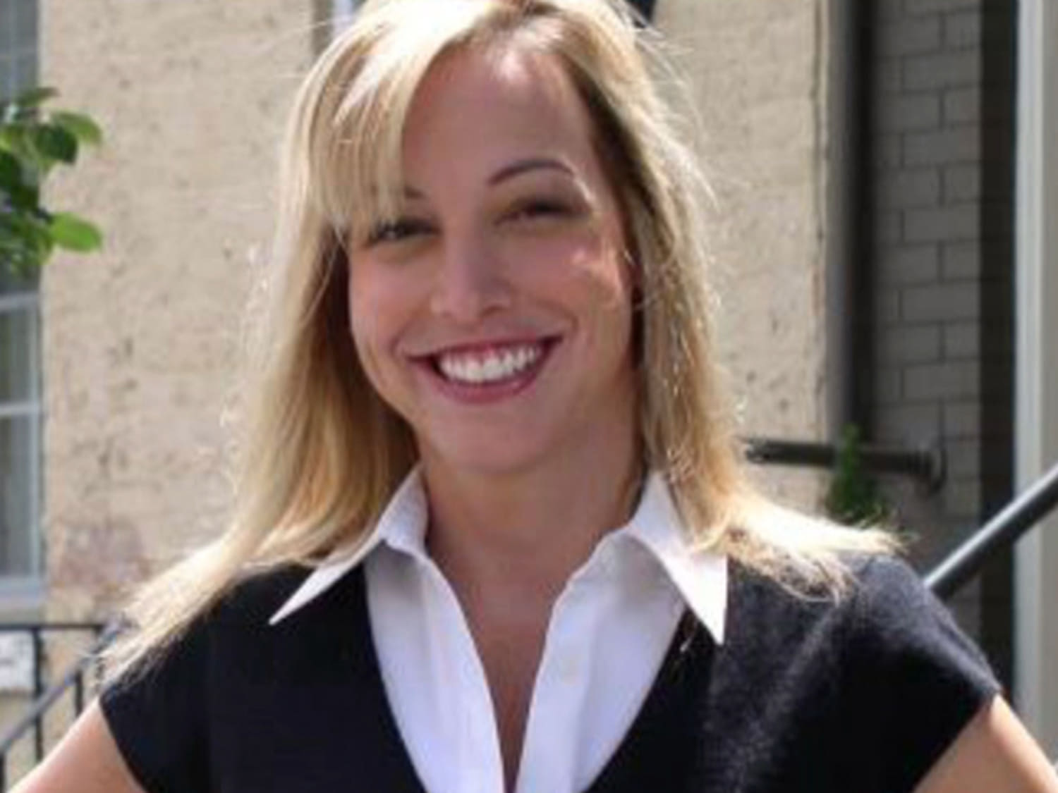 Robyn Gardner Robin Gardner | FabOver40