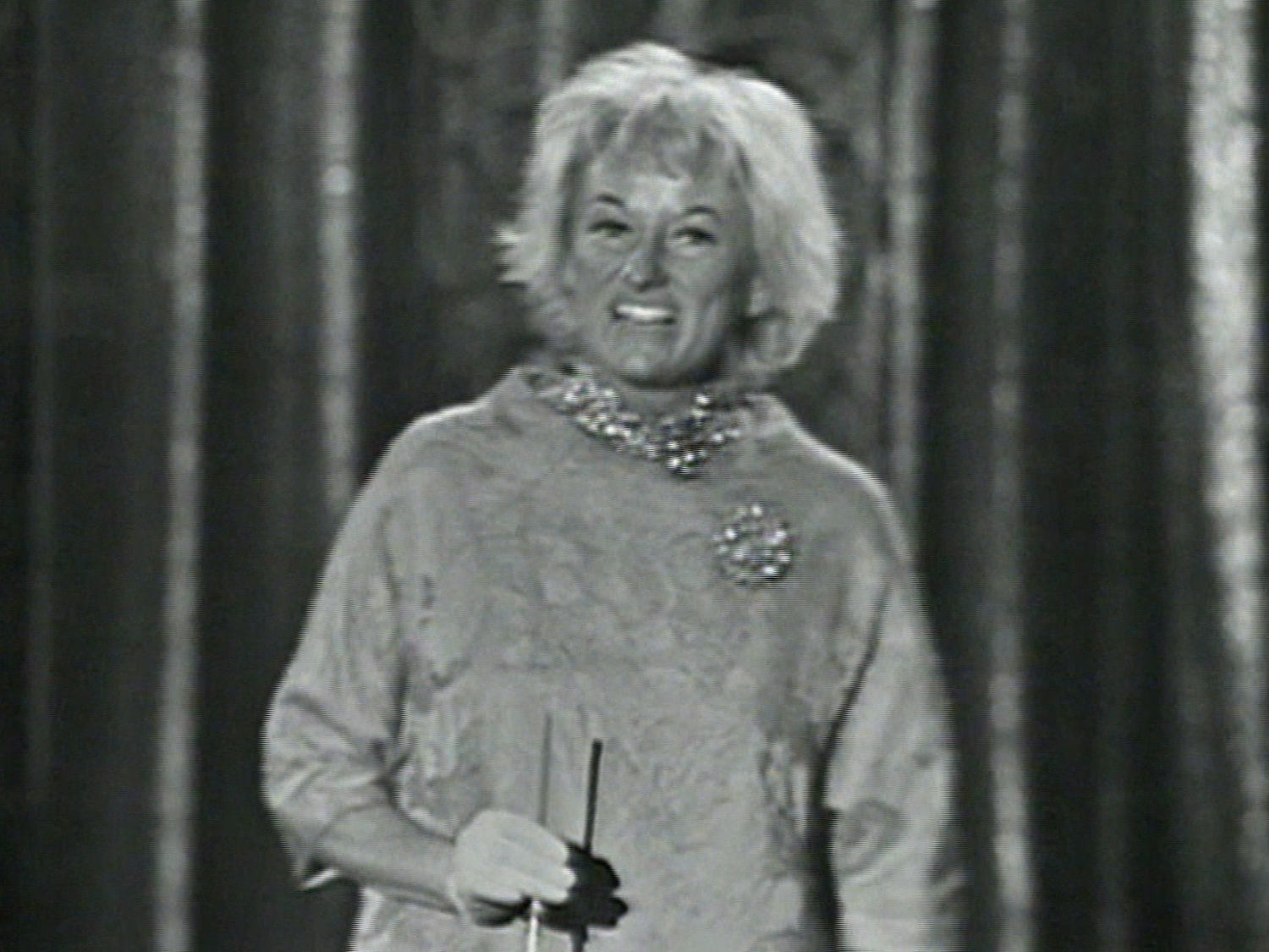 Phyllis Diller Dies Comedian And Broadway Dolly Phyllis Diller Dies At