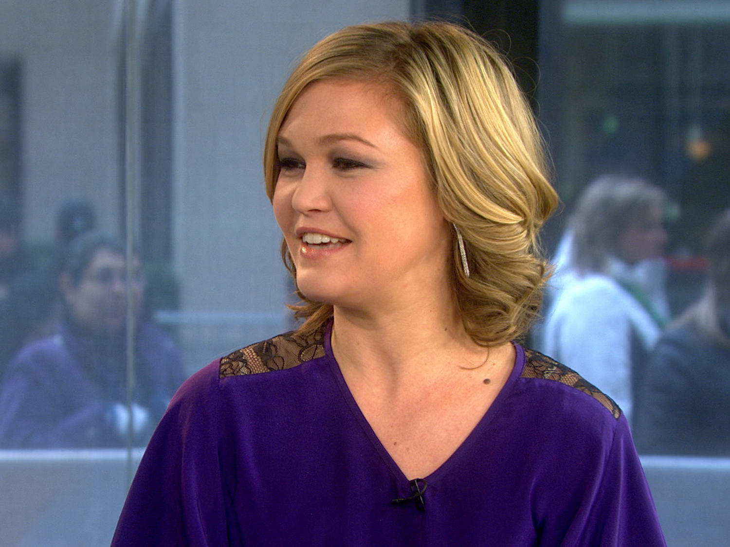 Julia Stiles Weight Gain 2013 Julia Stiles Is In Tears As She Lands At
