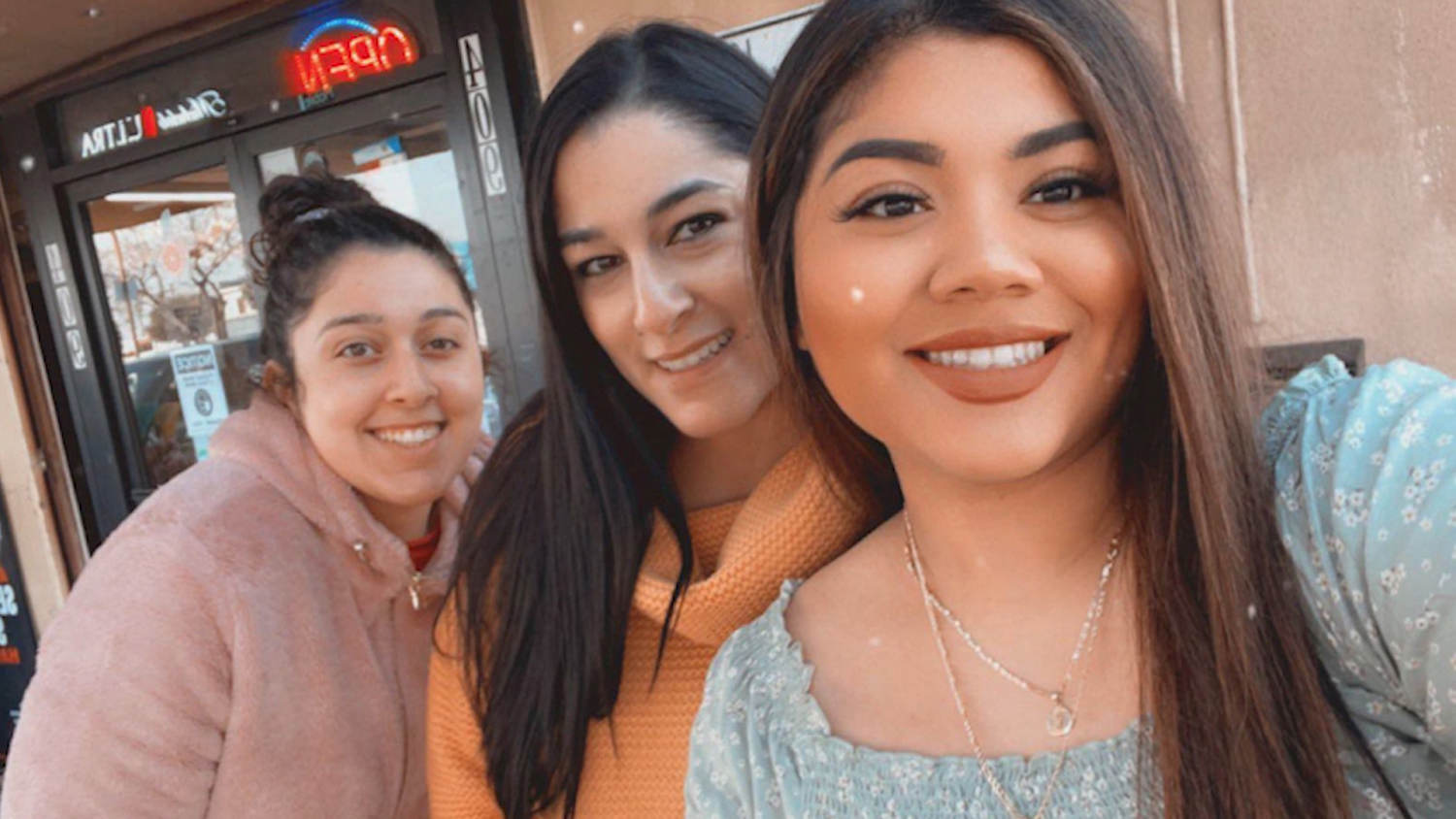 Stephanie Magallon's Instagram, Twitter & Facebook on IDCrawl