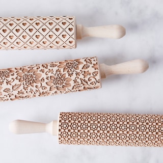 10 embossed rolling pins that are perfect for holiday baking