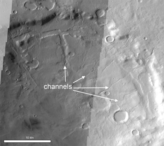 Mars craters tell story of water and ice