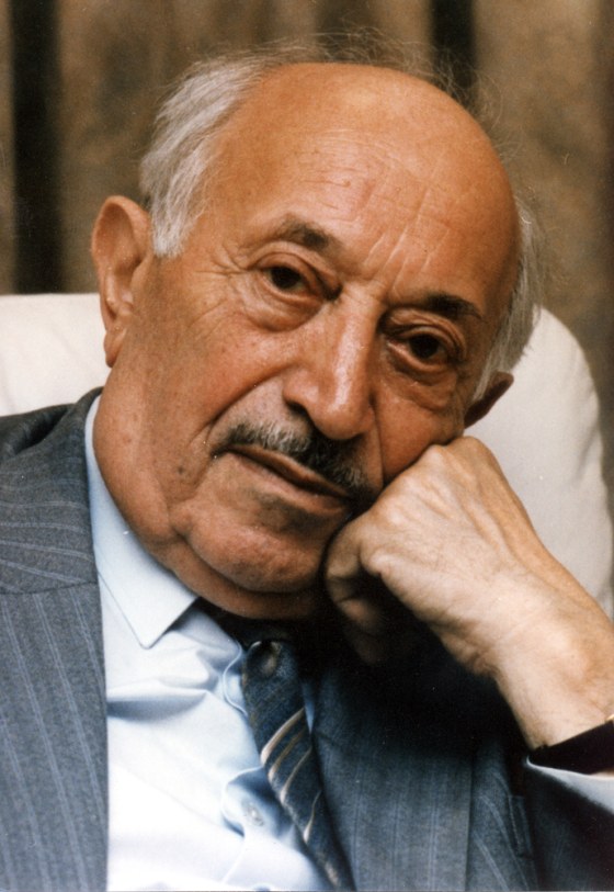 Nazi-hunter worked for Mossad, biography says