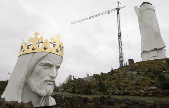 largest jesus statue