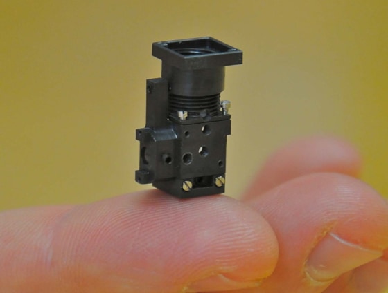 Microscope 'hats' peer inside mice brains