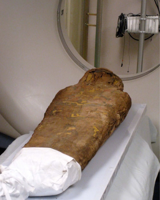Child mummy is keeping its sex under wraps