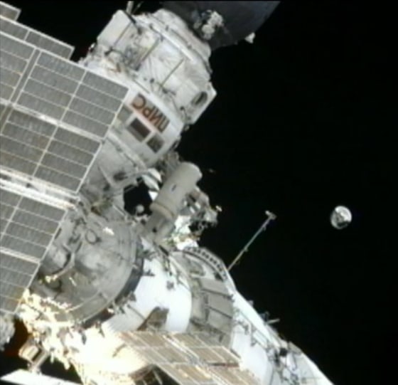 Spacewalker tosses out an honest-to-goodness 'Spaceball'