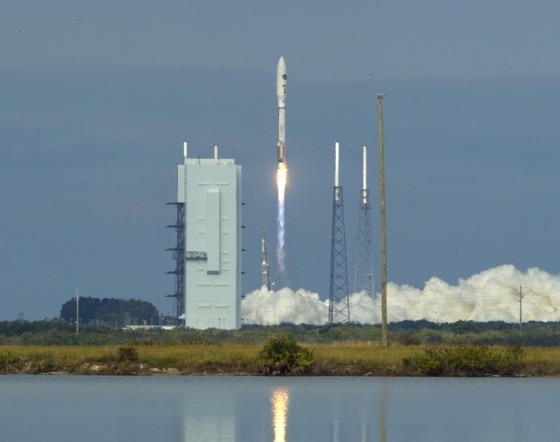 Air Force launches mysterious X-37B space plane ... again