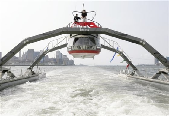 Spider-like vessel hits New York waters