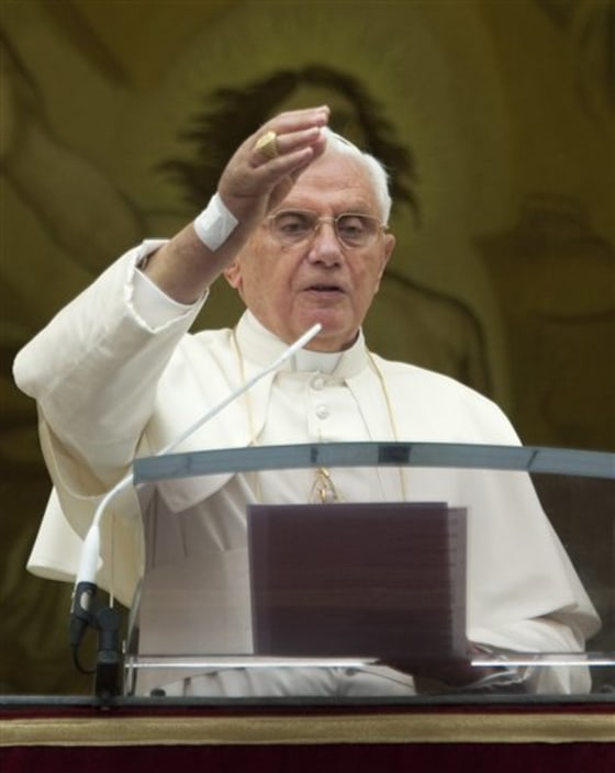 Pope freed from cast, says wrist still 'lazy'