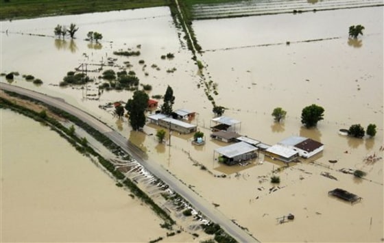 Rio Grande floods on both sides of border