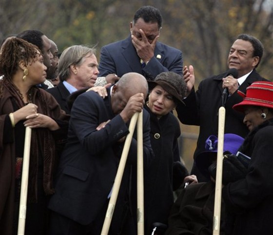 King aides unite again to dedicate memorial