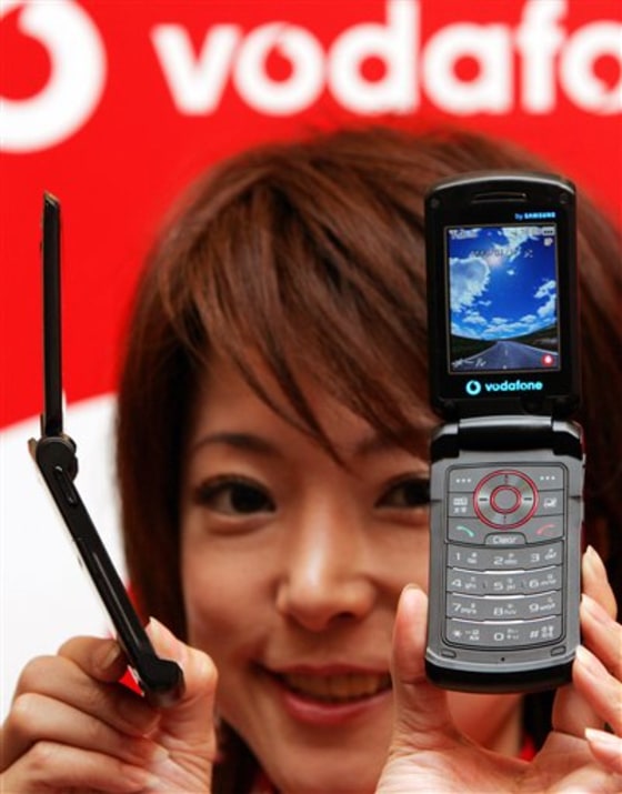 Softbank to buy Vodafone mobile unit in Japan