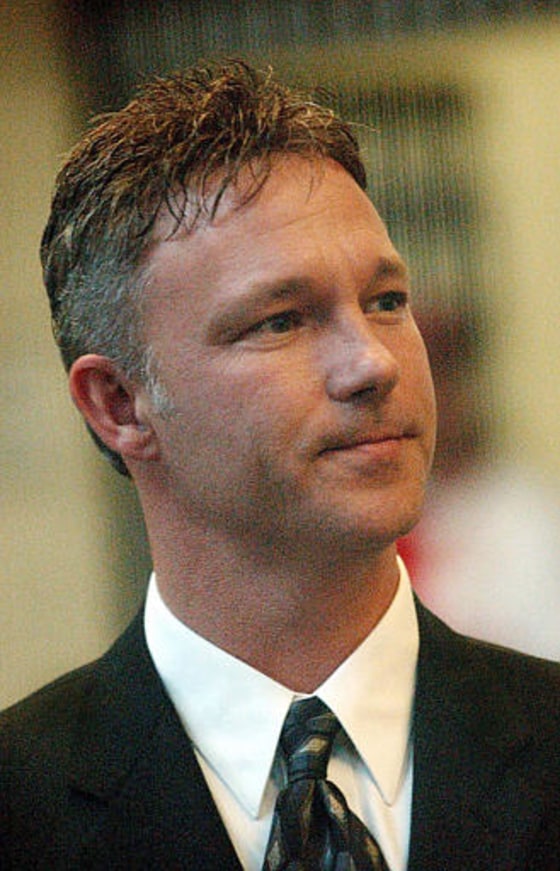 Enron trading exec pleads guilty