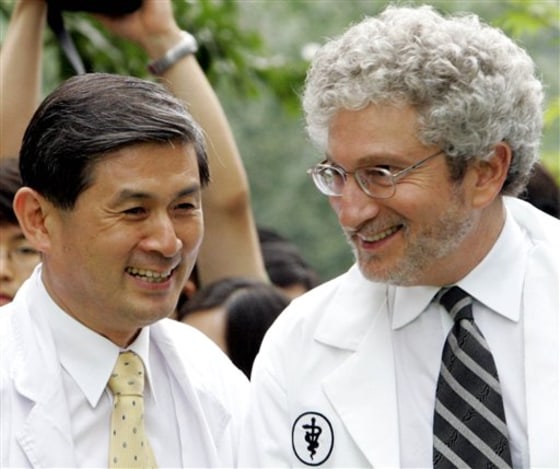 S.Korean officials probe Hwang on research