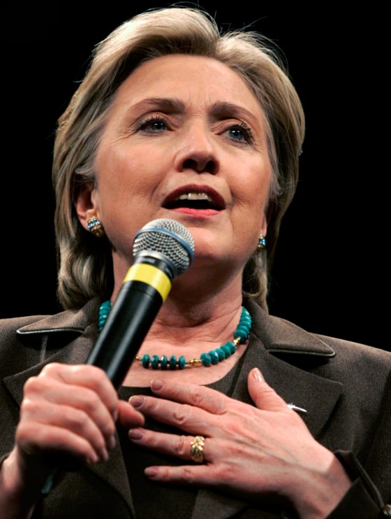 Clinton deputy campaign manager quits