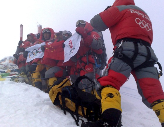 mount everest summit flags