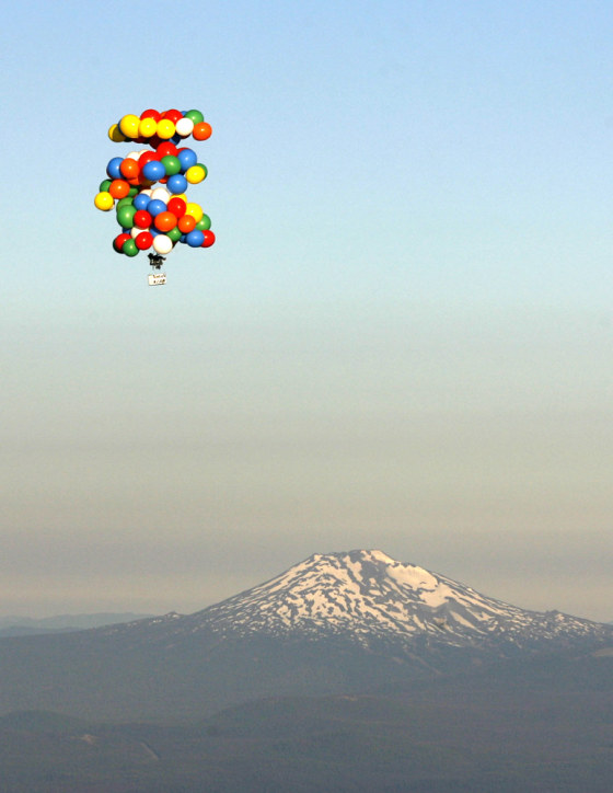 'Balloon-atic' in lawn chair aims to fly 300 miles