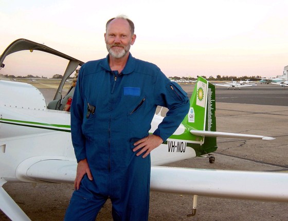 Stranded polar pilot lands safely