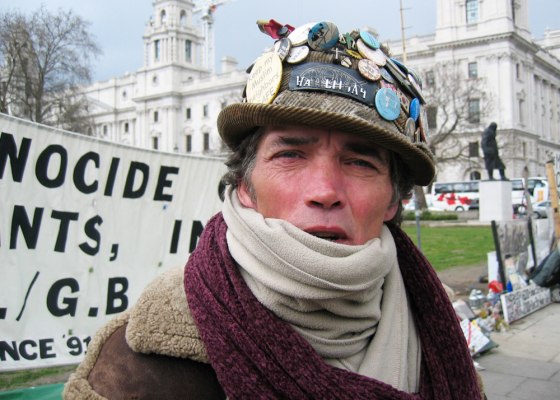 U.K.’s one-man band weathers 3-year protest