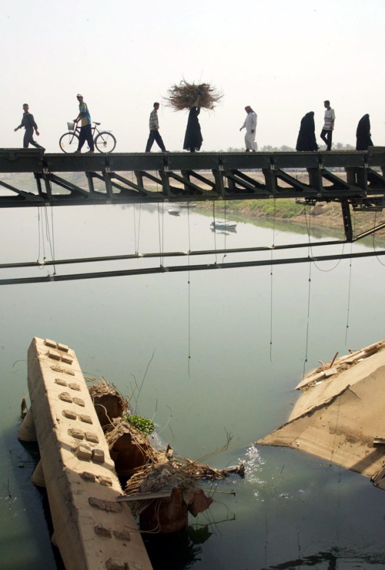Most Iraq rebuilding funds still unspent