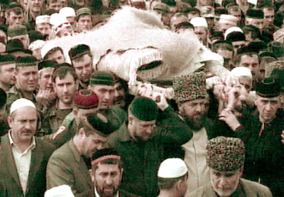 Chechens bury leader killed in Grozny blast