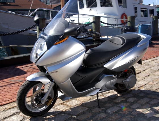 Fuel cell scooter gets investment partner
