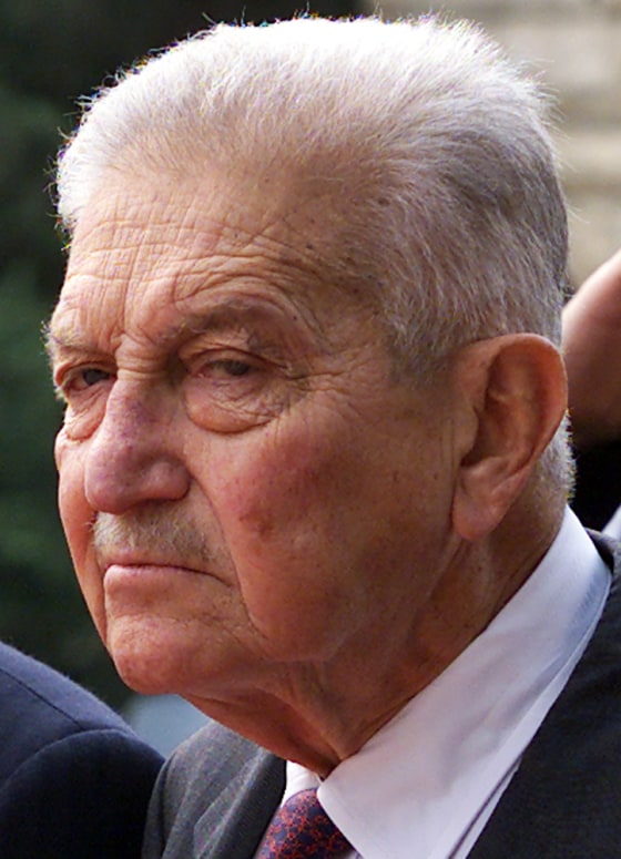 Former Israeli President Ezer Weizman dies at 80