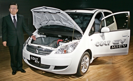 Mitsubishi unveils electric car for 2010