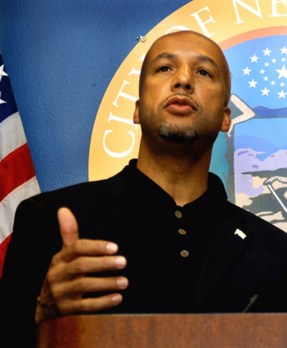 New Orleans mayor stays calm during crisis