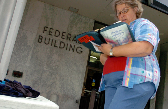 Witness blasts school district's evolution policy