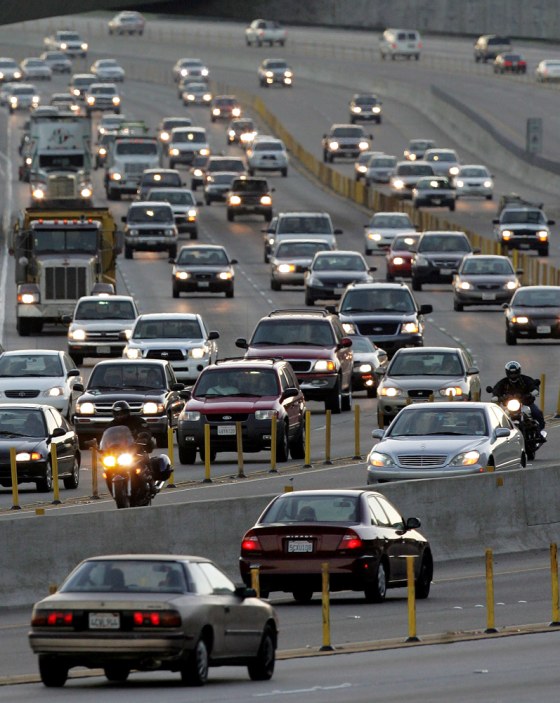 Americans commute longer, farther than ever