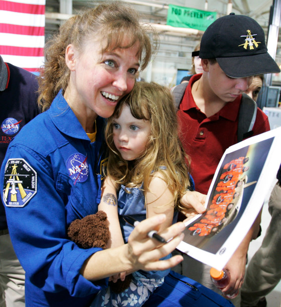 Shuttle crew gets Texas homecoming