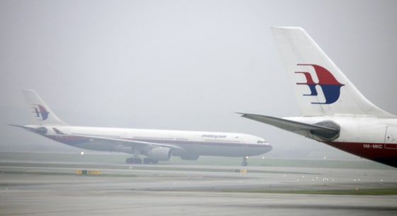 Indonesia haze worsens, airplanes warned