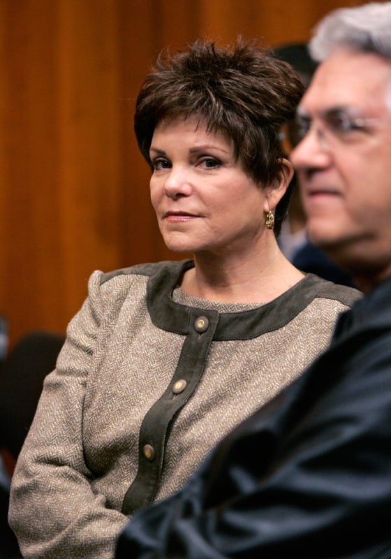 Dunn pleads not guilty in HP board spy case